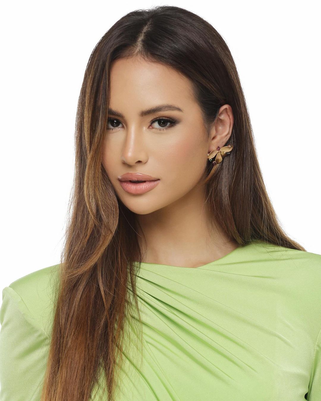 Brazillian Beauties: Maria Brechane Unveils the Wonders of Brazil!