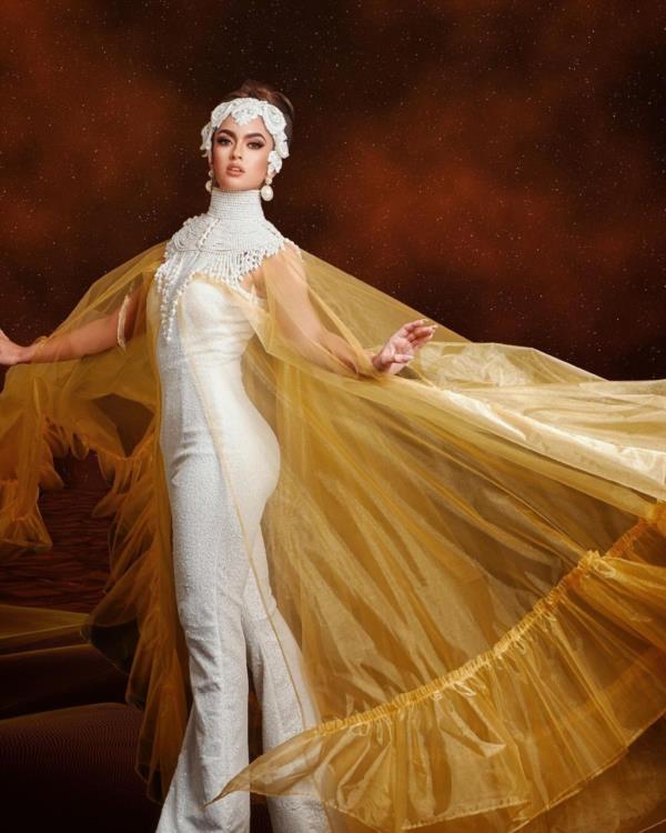 Lujane Yacoub's Stunning Durrah National Costume Photoshoot