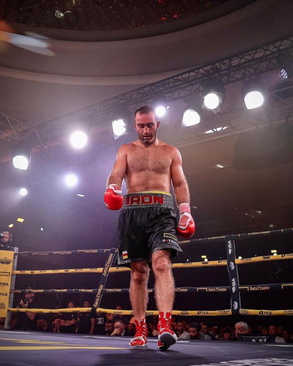 Intense Moment: Murat Gassiev's Focused Stance In The…