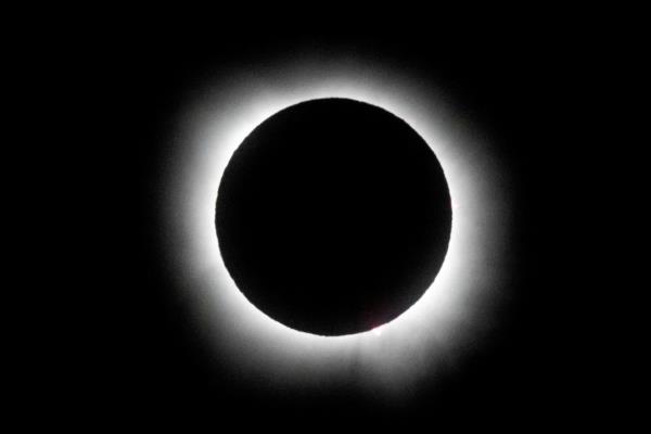 Warning: Eclipse Eye Damage Symptoms Can Manifest Days…