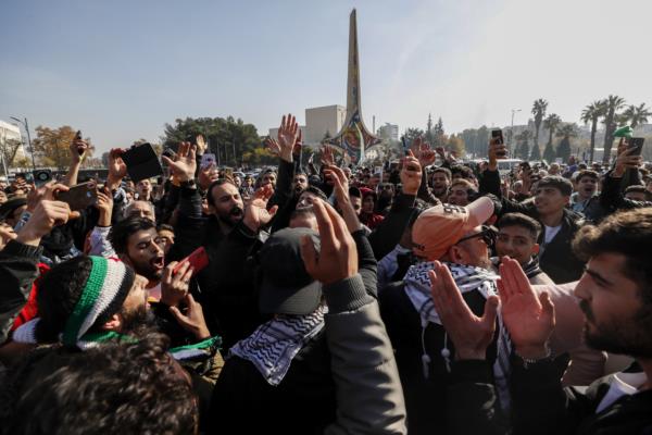 Former Syrian Prisoner Reunites With Family After 33…